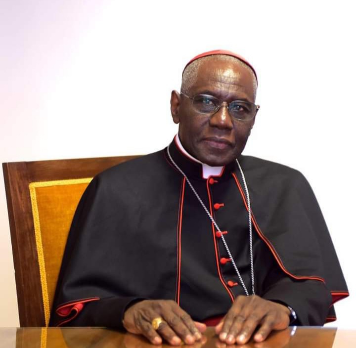 Religion : le cardinal guinéen Robert Sarah rend sa démission du ...